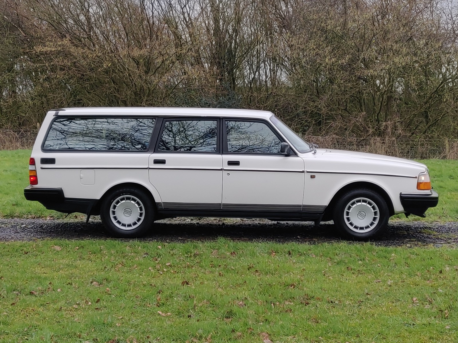 Get yer coat, we’re off to Ikea - Volvo 240 For Sale at Wizard Sports ...
